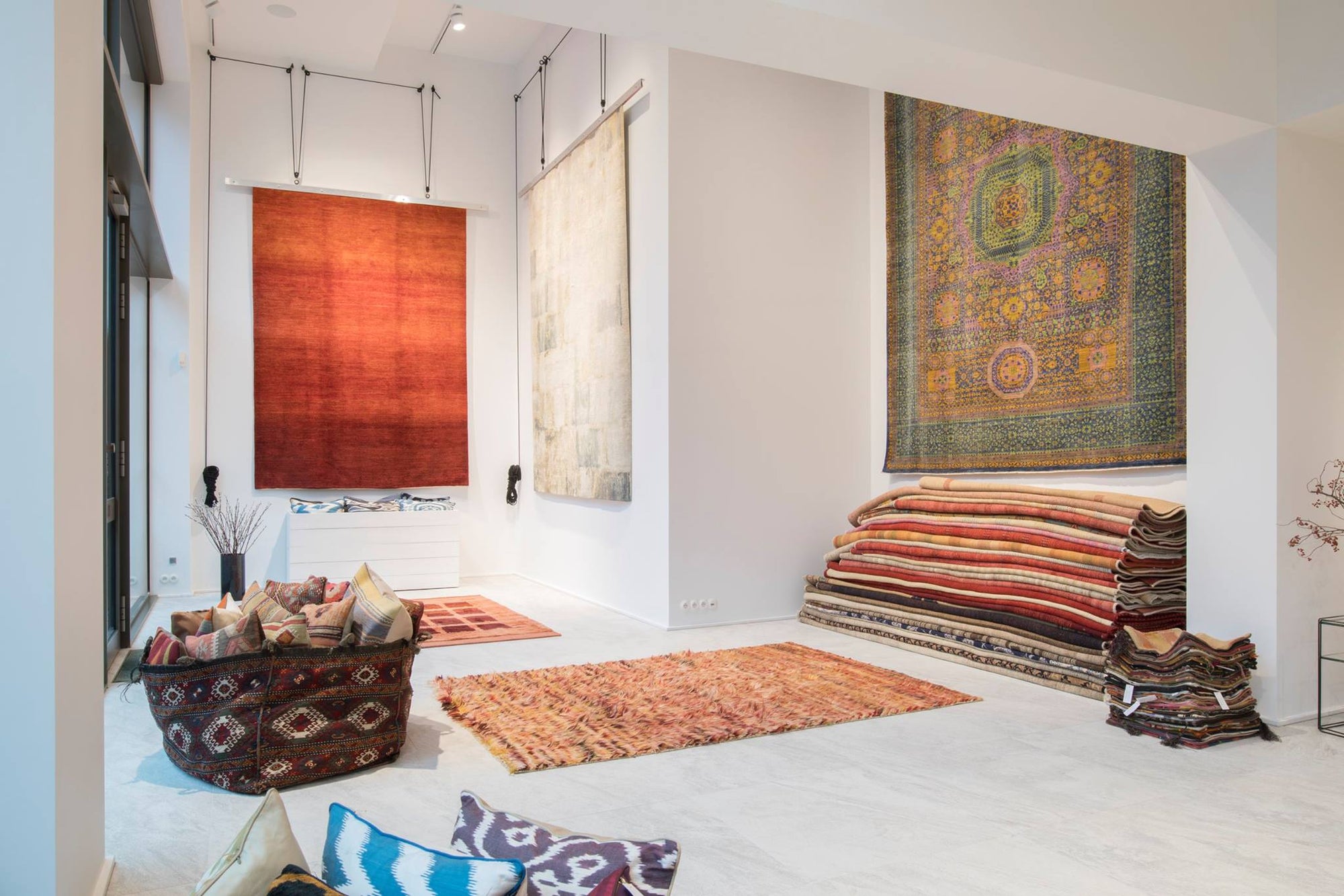 Ashtari Carpets – Handwoven rugs & timeless design from Antwerp